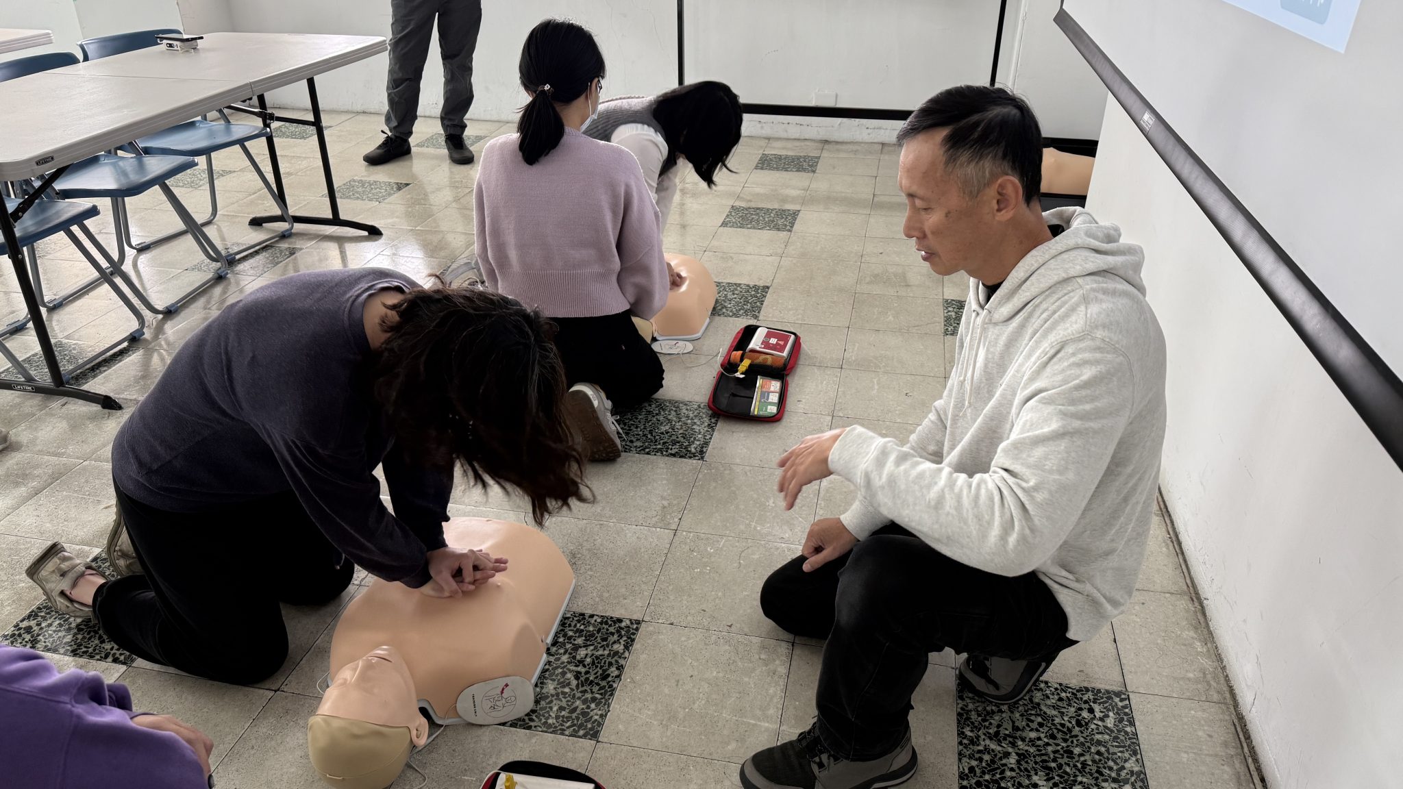 認識協會急救課程（BLS基本救命術、CPR+AED證書、EMT1、ACLS高級心臟救命術） – 【聽見 AED】